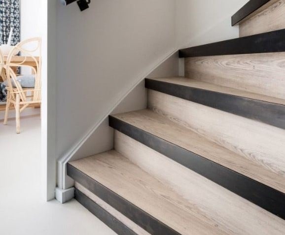 Trap- & parket plint nodig? Uit voorraad bij dé plinten specialist!